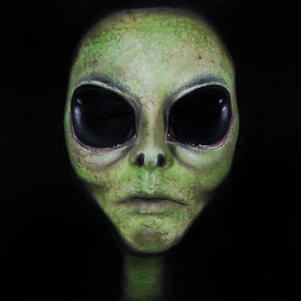 Cette artiste crée des illusions d'optique effrayantes avec du maquillage