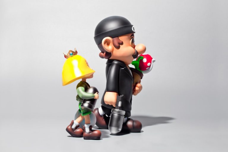 Cette figurine Super Mario rend un parfait hommage créatif au film Léon ...