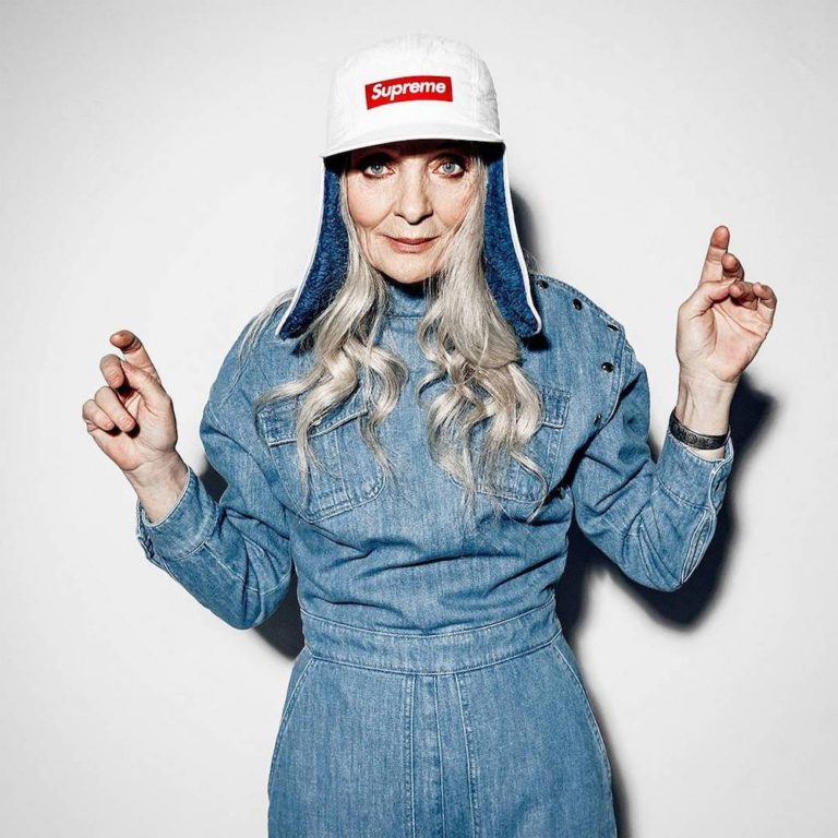 Cette agence de mannequins ne travaille qu'avec des modèles âgés entre ...