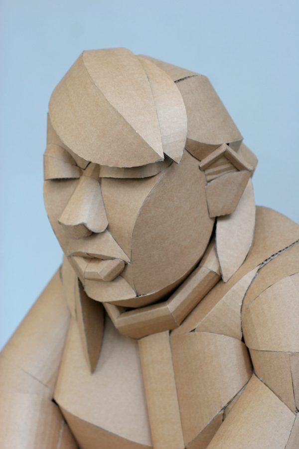 Ces sculptures en carton vont vous étonner par leurs détails et leur ...