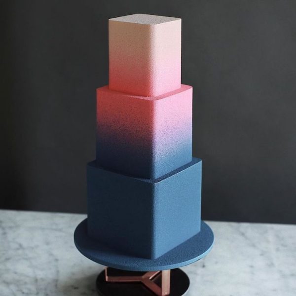 Cette pâtissière crée des gâteaux à étages artistiques inspirés d ...