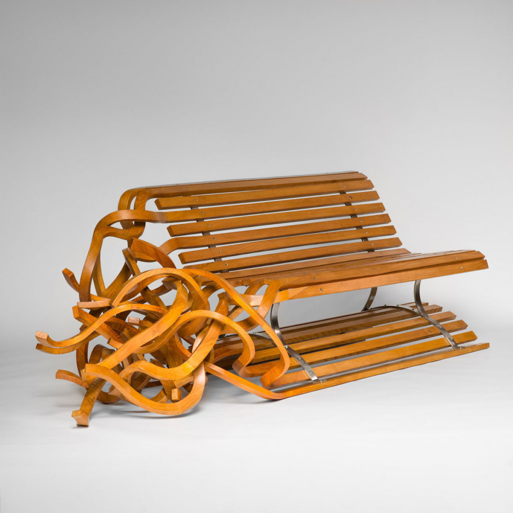 L'artiste Pablo Reinoso crée des bancs spaghettis qui se tordent dans tous les sens - Creapills