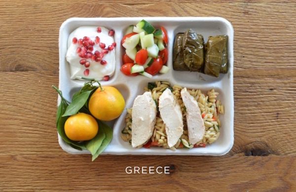 Ces photos révèlent les repas des enfants à la cantine scolaire dans 9 ...
