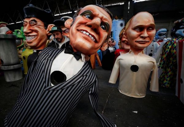 Pour le Carnaval de Nice, ils parodient le film "Ça" en créant un Trump ...