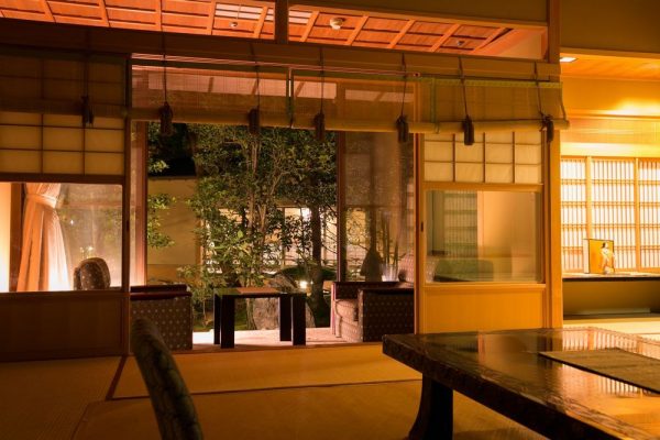 Hōshi Ryokan : voici le plus vieil hôtel du monde, géré par la même ...