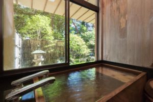 Hōshi Ryokan : voici le plus vieil hôtel du monde, géré par la même ...