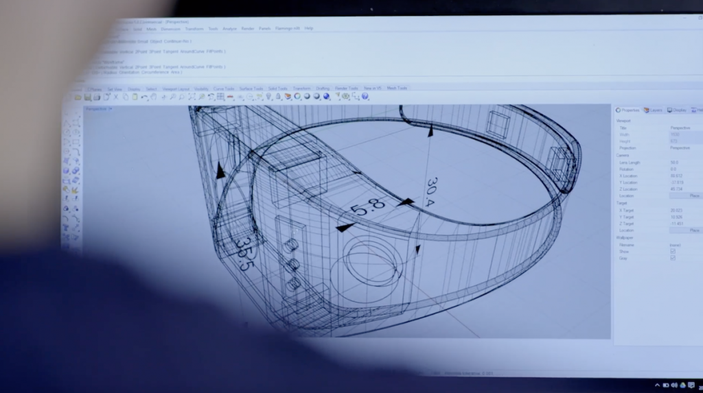 Ce collier connecté traduit les miaulements de votre chat en voix ...