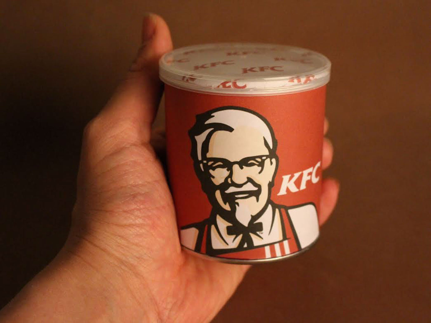 Il inverse les logos sur les emballages pour un résultat très ...