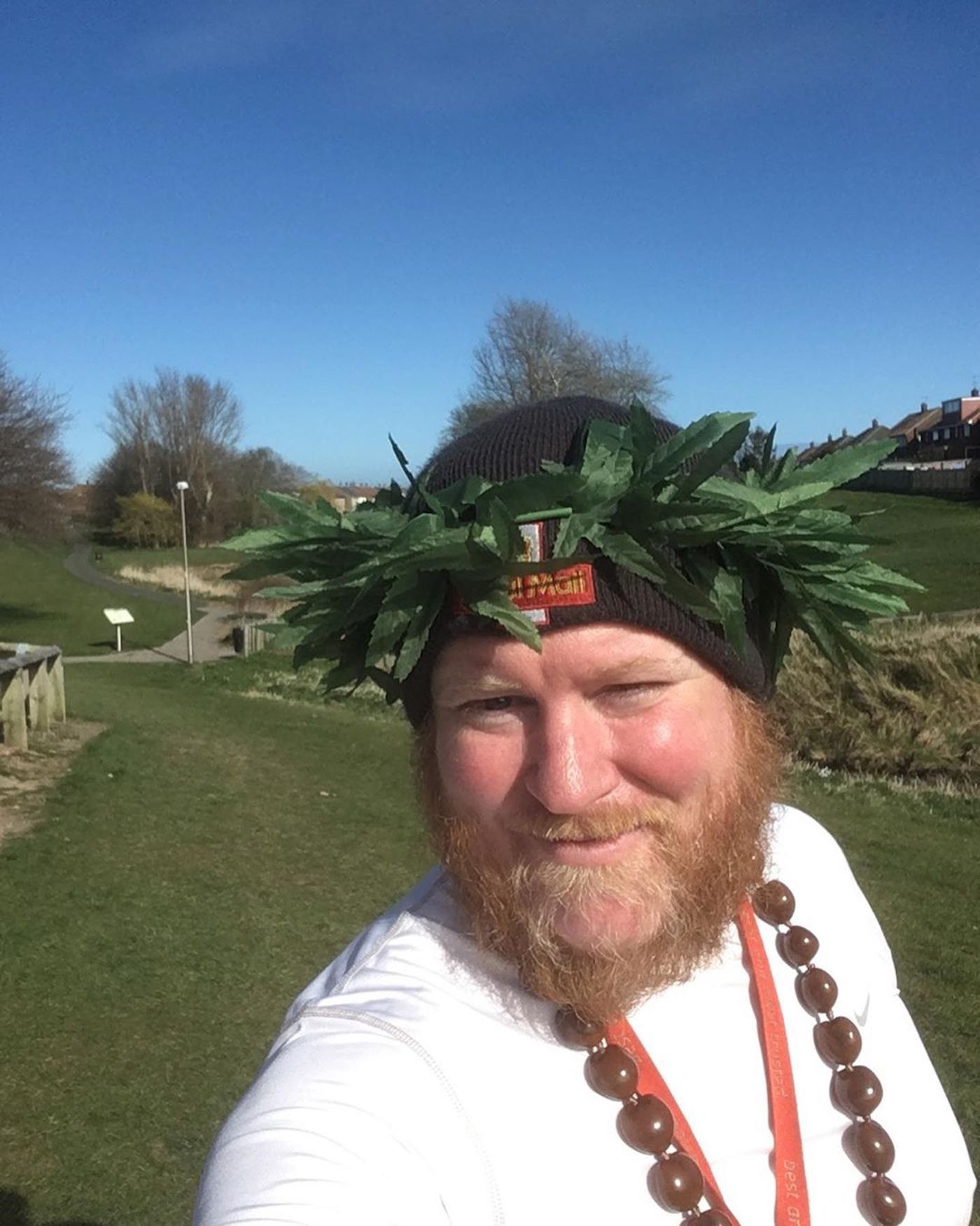 Ce facteur se déguise différemment chaque jour pour amuser les gens ...