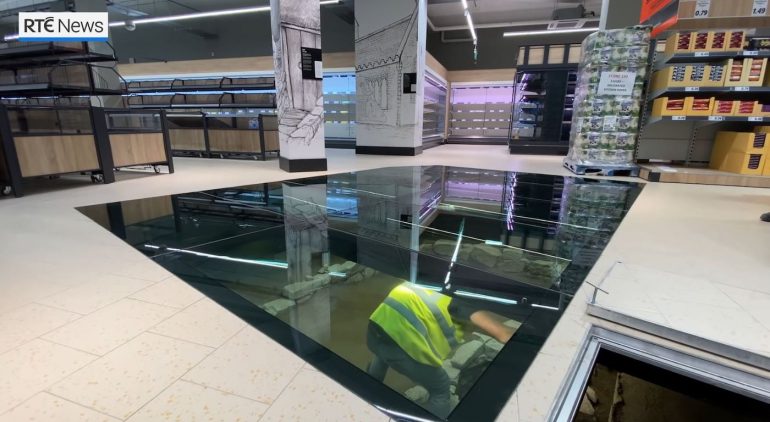 À Dublin, le sol de ce magasin Lidl dévoile les vestiges d’une maison ...