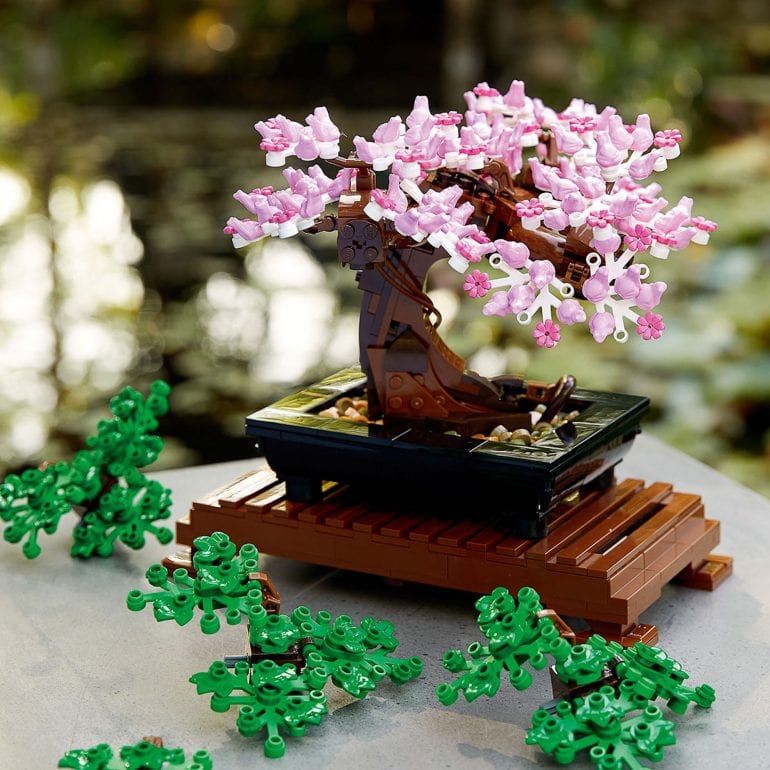 LEGO lance des fleurs à construire soi-même pour décorer votre intérieur