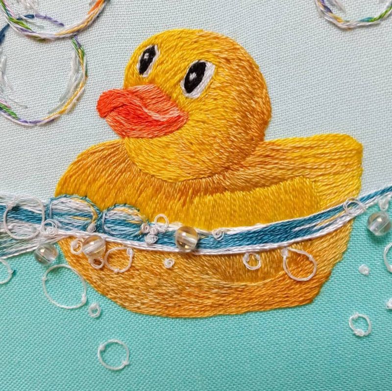 L’artiste Megan Zaniewski brode en 3D pour donner vie à des insectes