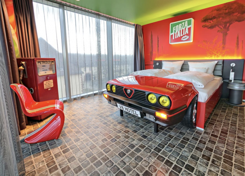 En Allemagne, cet hôtel vous fait dormir dans vos marques de voitures ...