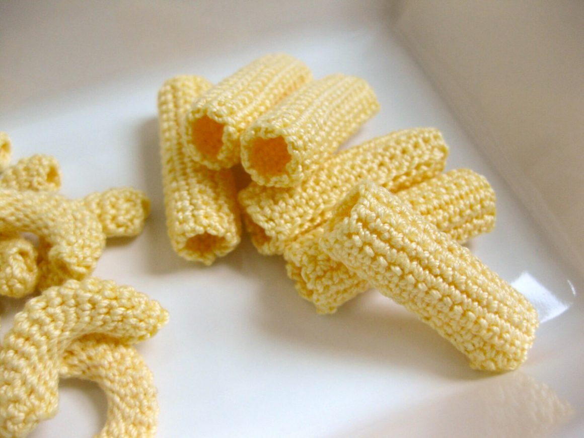 Experte du crochet, elle confectionne des pâtes au réalisme épatant ...