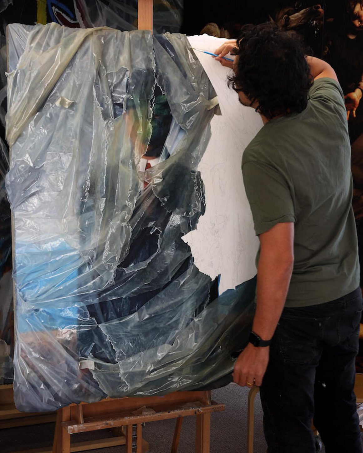 Le peintre Robin Eley “emballe” les tableaux célèbres dans du plastique ...