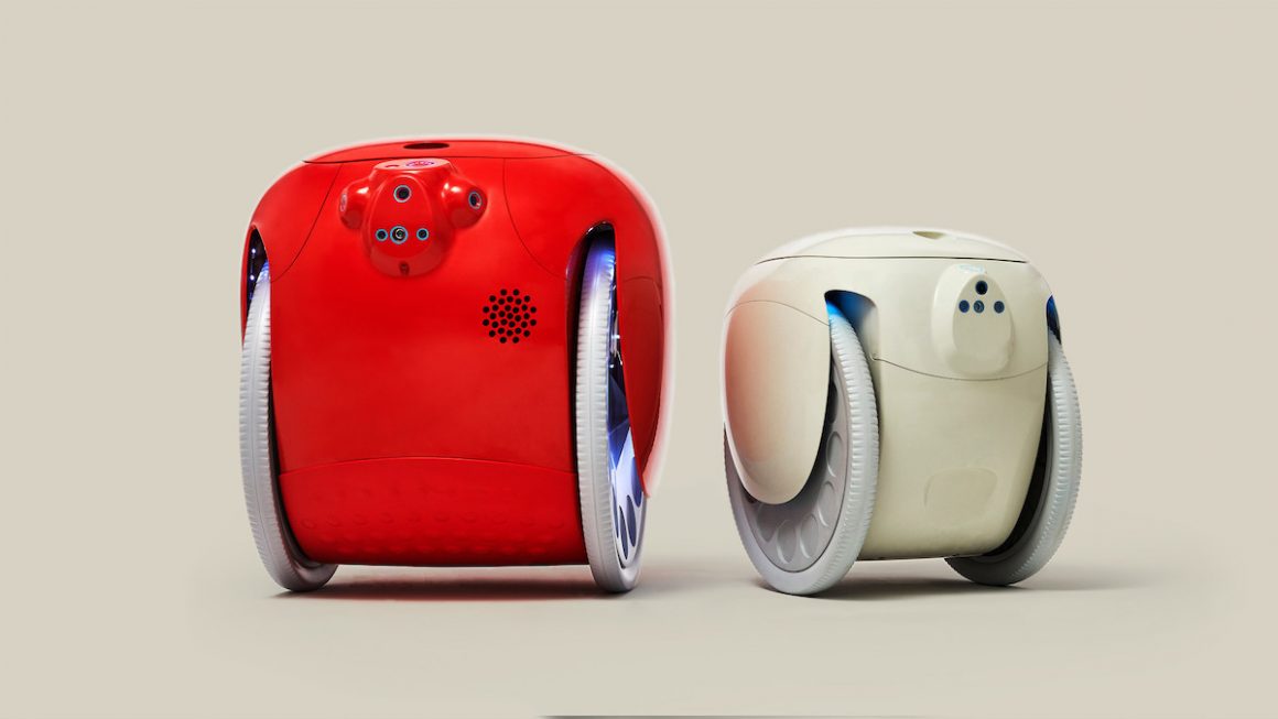 Piaggio, le créateur du Vespa, commercialise un petit robot qui porte ...