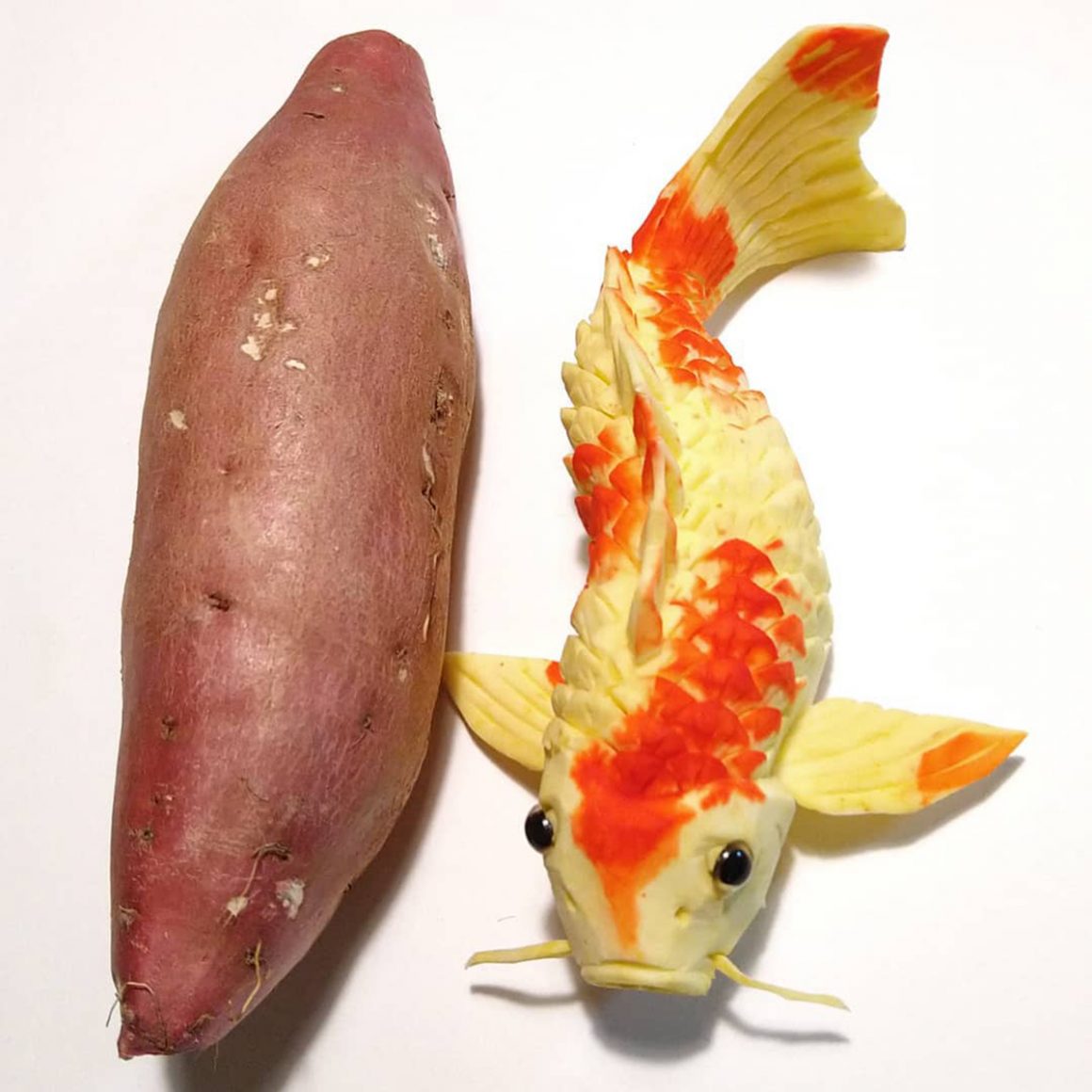 L'artiste Gaku réalise des sculptures complexes dans des fruits et ...