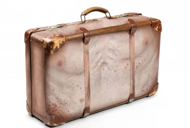 PETA lance une gamme de vêtements et accessoires en "cuir humain"