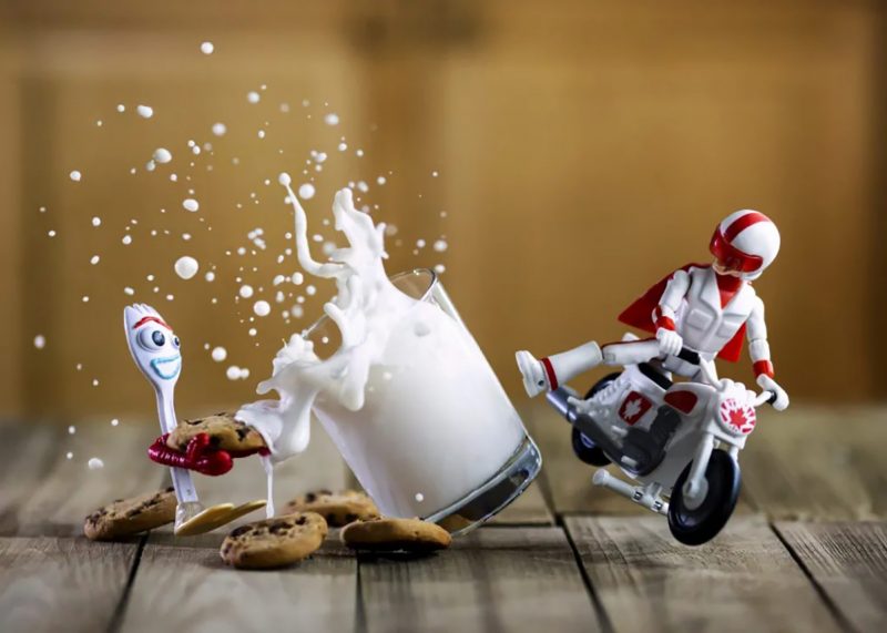Mitchel Wu photographie ses figurines dans des mises en scène créatives ...