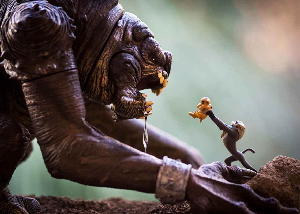 Mitchel Wu photographie ses figurines dans des mises en scène créatives ...