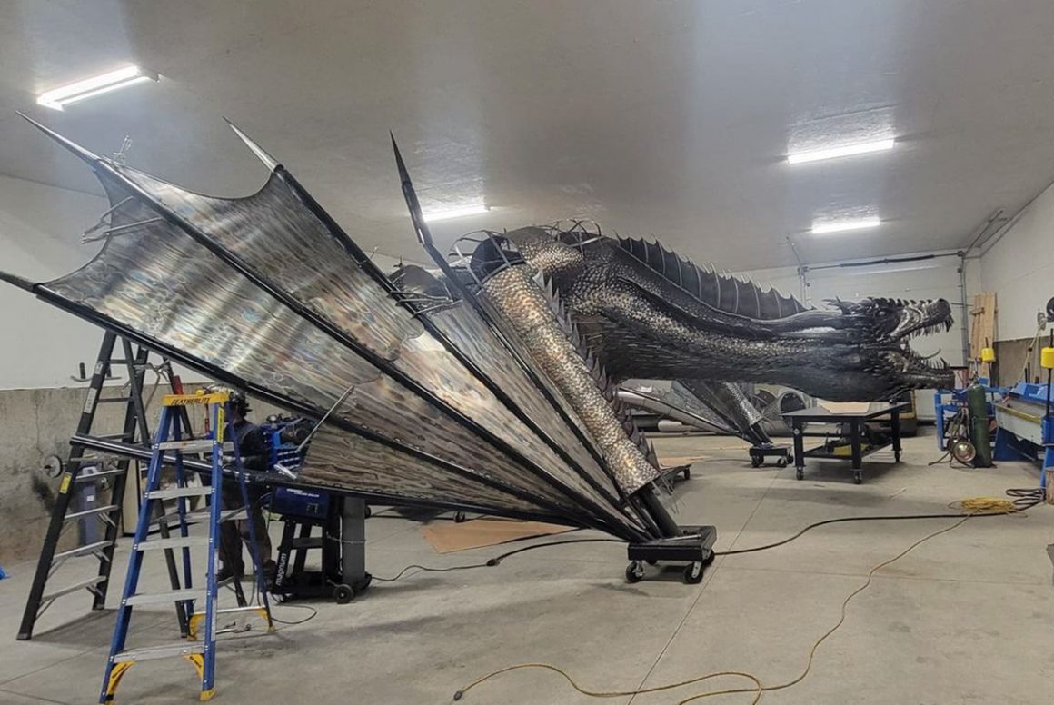 Ce fan a reproduit un des dragons de Game of Thrones grandeur nature en ...