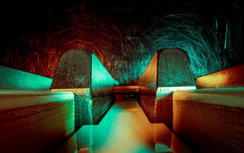 Le photographe Charles Brooks capture l’intérieur des instruments de ...