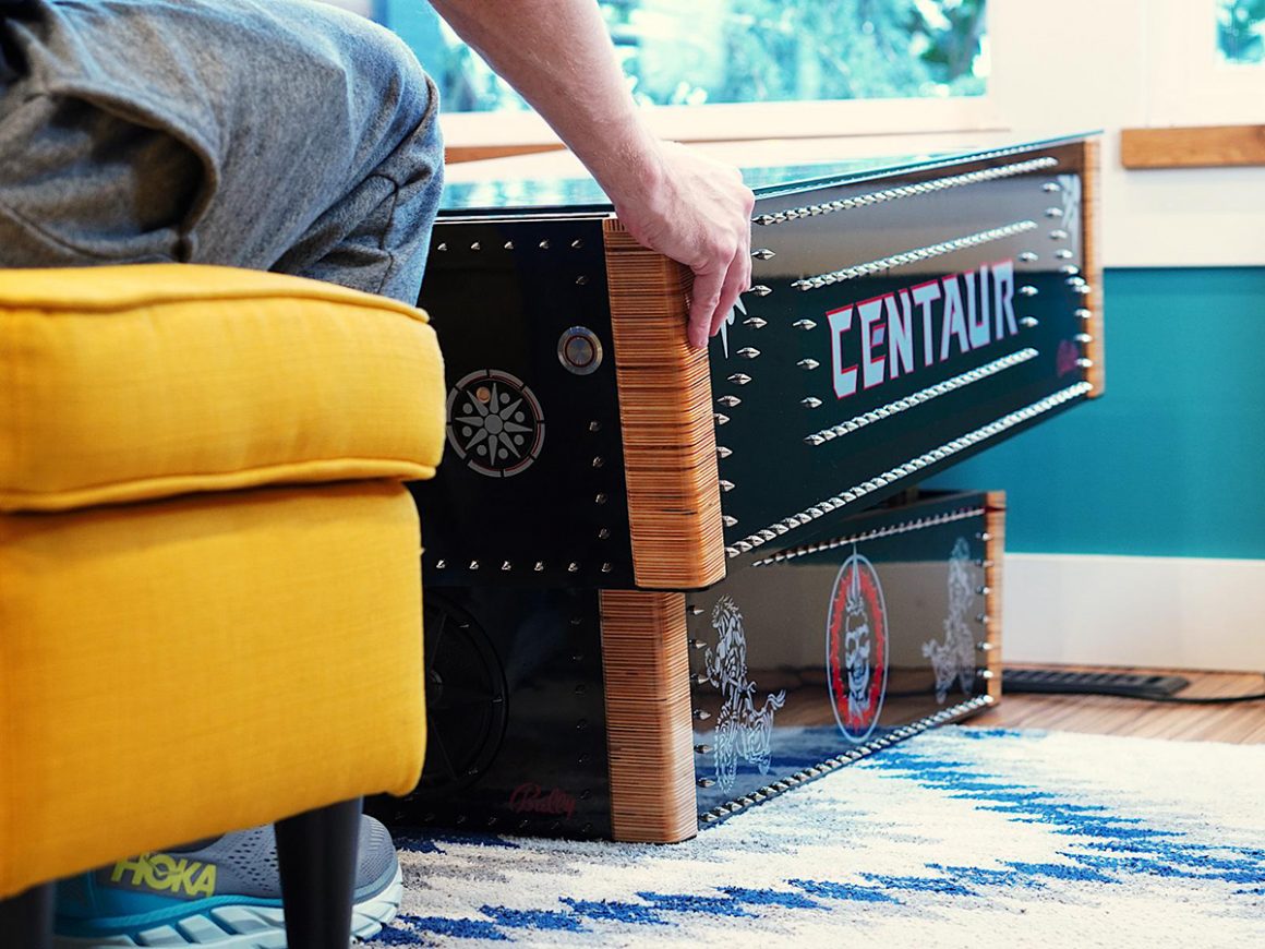 Il fabrique une table basse qui intègre un flipper 100% fonctionnel des ...