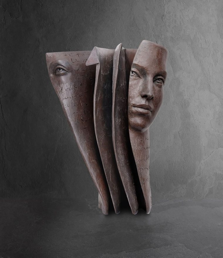 L'artiste Paola Grizi sculpte des livres troublants qui cachent des visages