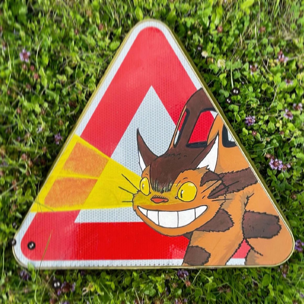 Il détourne les panneaux de signalisation avec des personnages de la ...