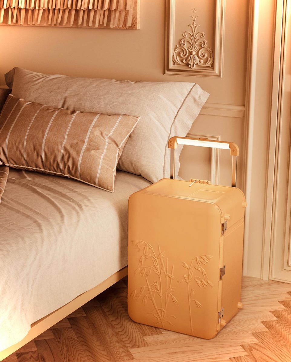 Cette petite valise design se transforme en table de nuit très pratique ...