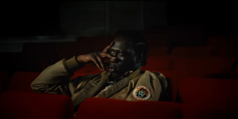 Le rappeur Doum’s dévoile un clip truffé de scènes cultes du cinéma