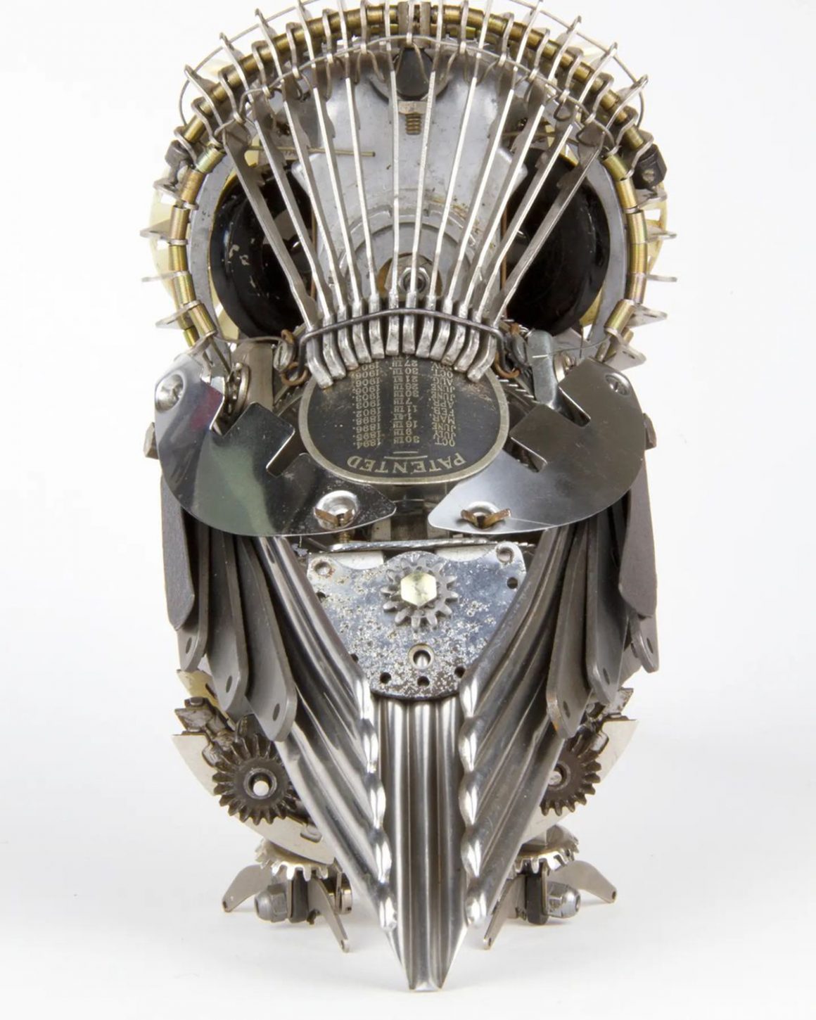 L'artiste Jeremy Mayer recycle les machines à écrire en sculptures d ...