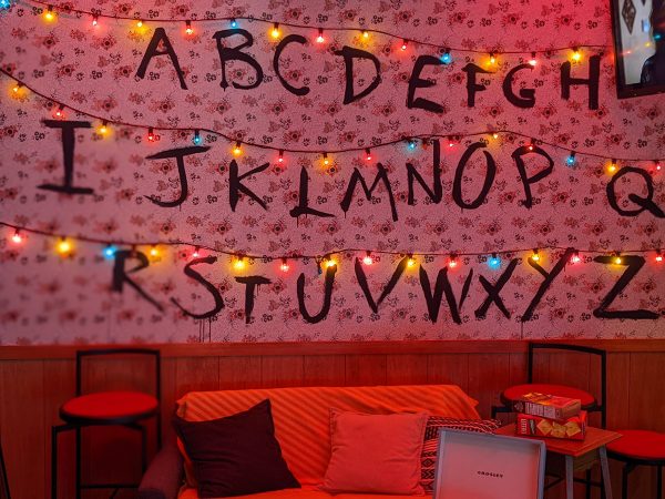 Au Japon, Netflix lance un café à thème dédié à Stranger Things