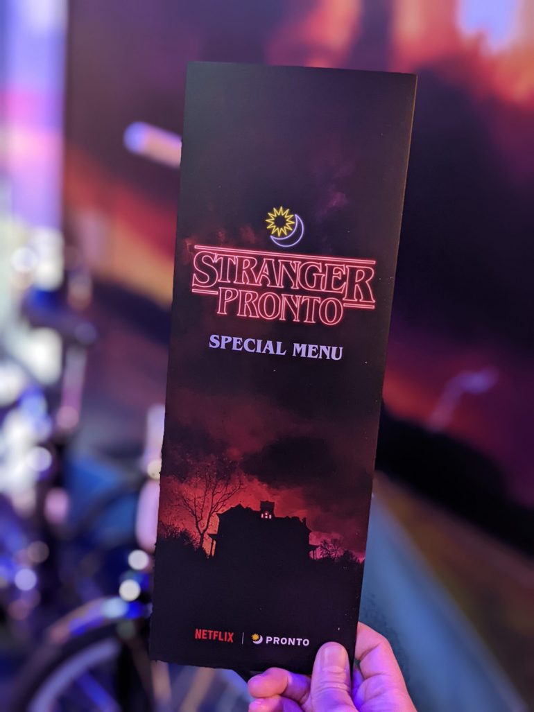 Au Japon, Netflix lance un café à thème dédié à Stranger Things