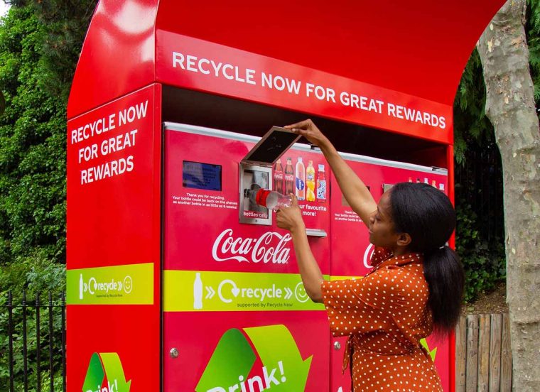 Ces distributeurs Coca-Cola vous récompensent si vous recyclez - Creapills