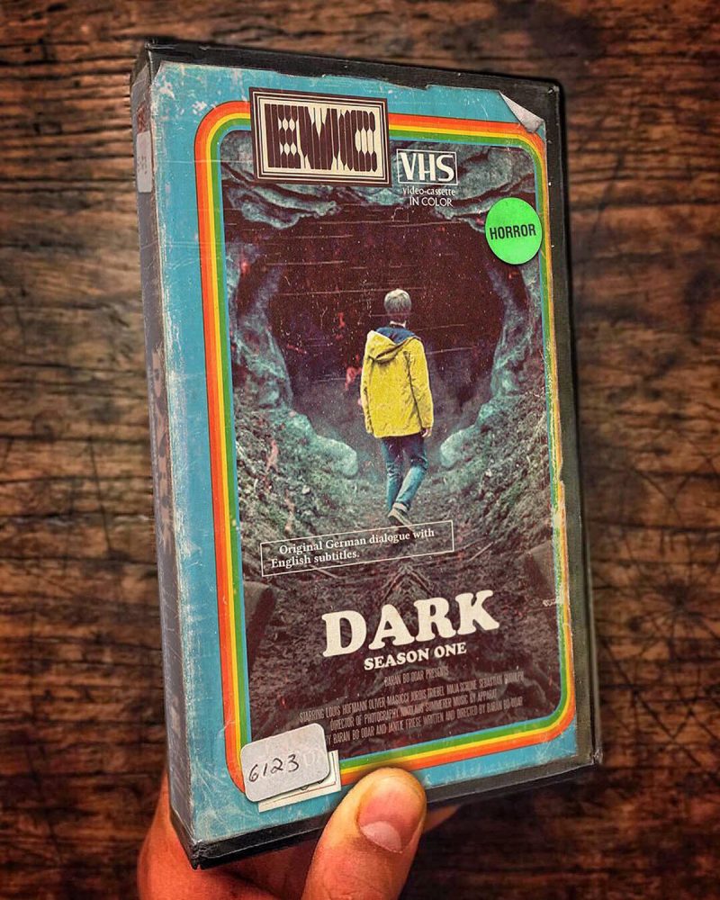 Cet artiste crée des pochettes de VHS old school de séries et films récents