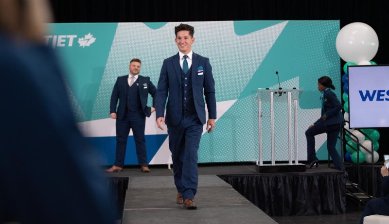 Au Canada, la compagnie aérienne WestJet met en place des uniformes ...
