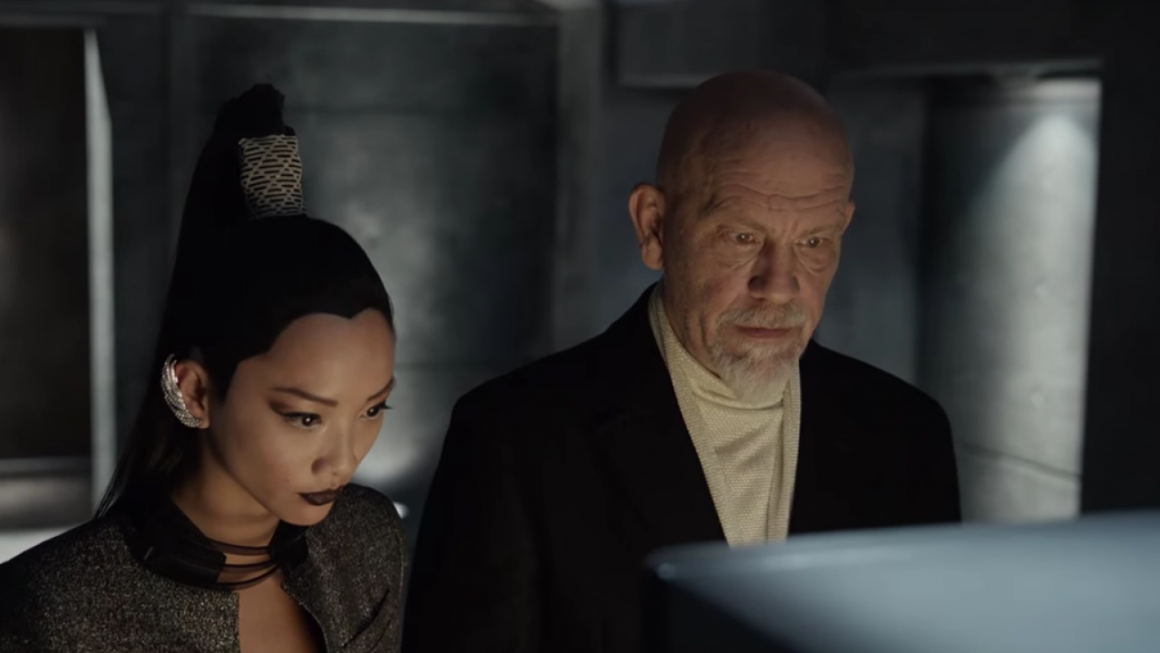 100 ans : le film tourné en 2015 avec Malkovich qui ne sortira qu'en ...
