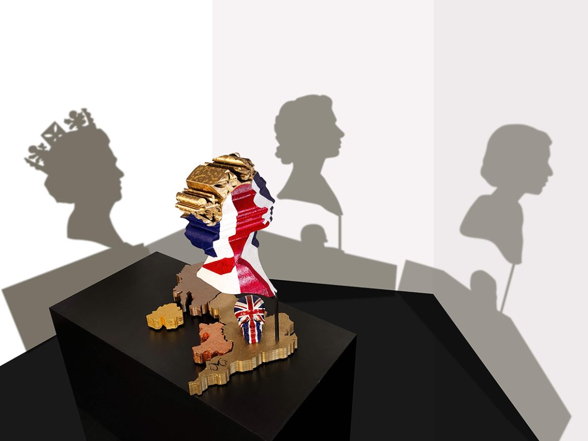 Cette sculpture en anamorphose dévoile 3 portraits d'Elisabeth II ...