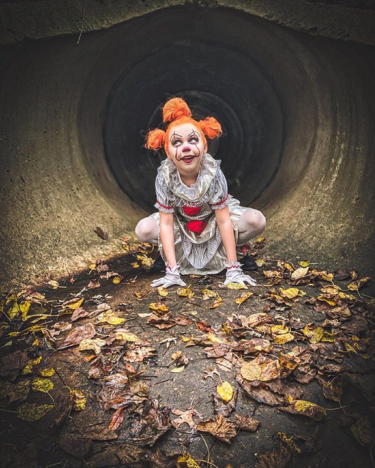 Kid Dreadful : la fillette de 8 ans qui recrée les scènes de films d ...