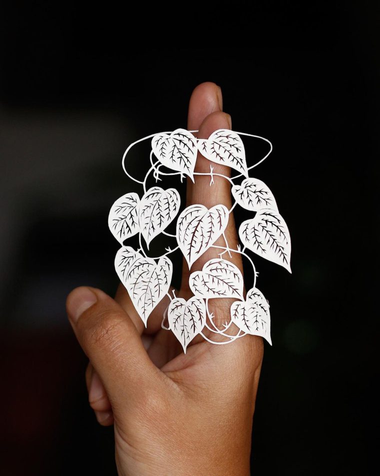 Il crée des illusions d'optique fascinantes en découpant une seule ...