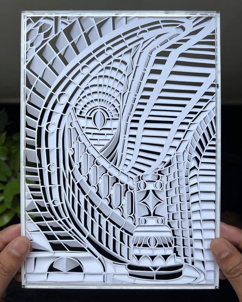 Il crée des illusions d'optique fascinantes en découpant une seule ...