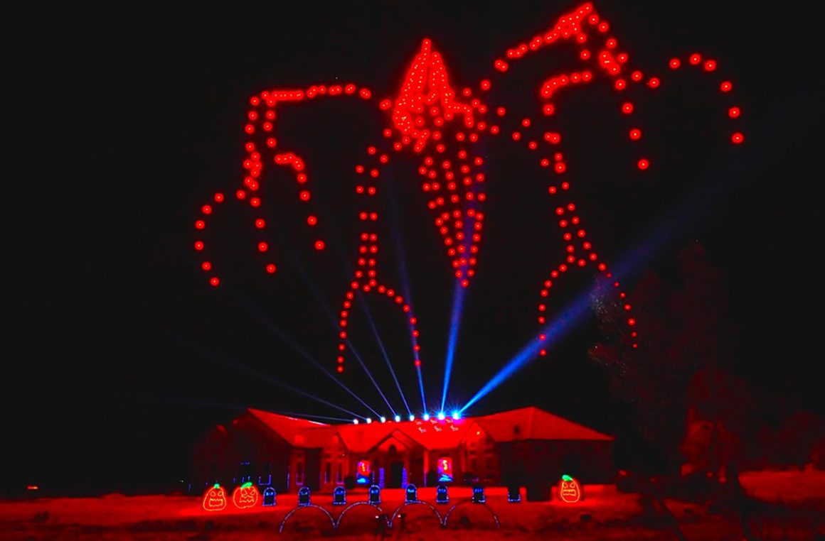Il crée un show "Stranger Things" de 120 mètres de haut avec des drones ...