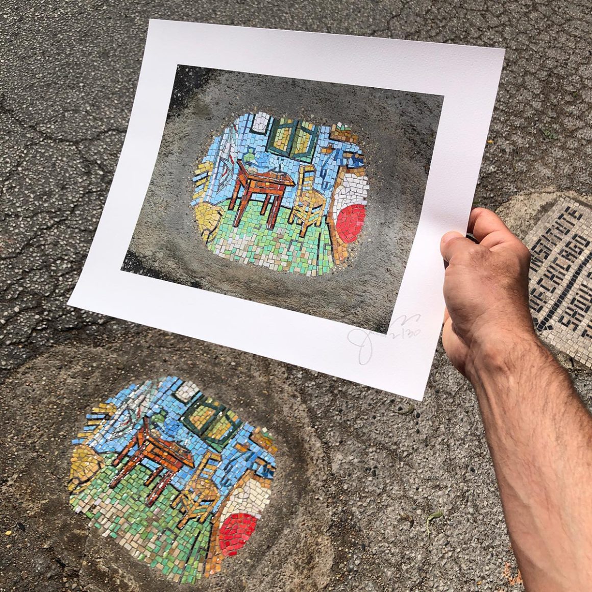 Il reproduit des tableaux célèbres en mosaïque pour combler les nids-de ...