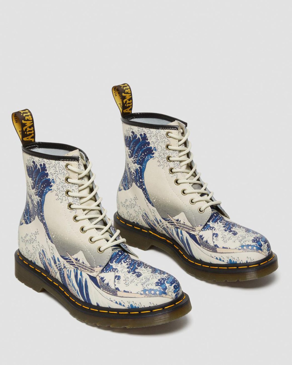 Dr. Martens dévoile une collection en l’honneur du peintre japonais ...