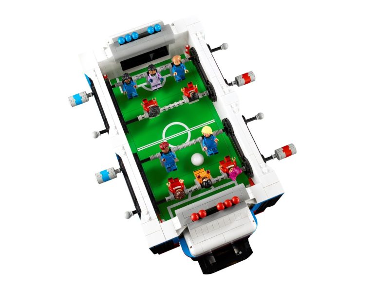 LEGO dévoile un baby foot fonctionnel de 2300 briques à construire vous ...