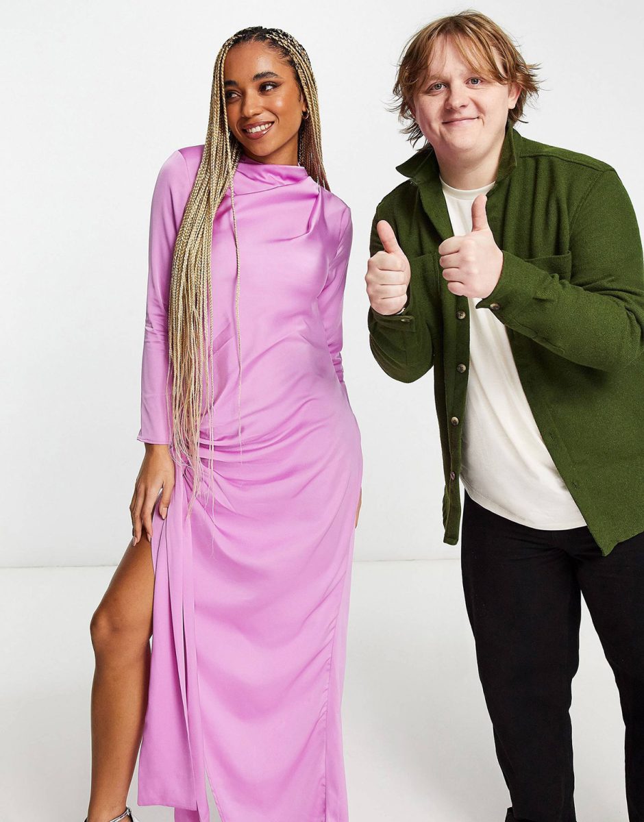 Le chanteur Lewis Capaldi s'incruste sur le site d’ASOS dans un coup de ...