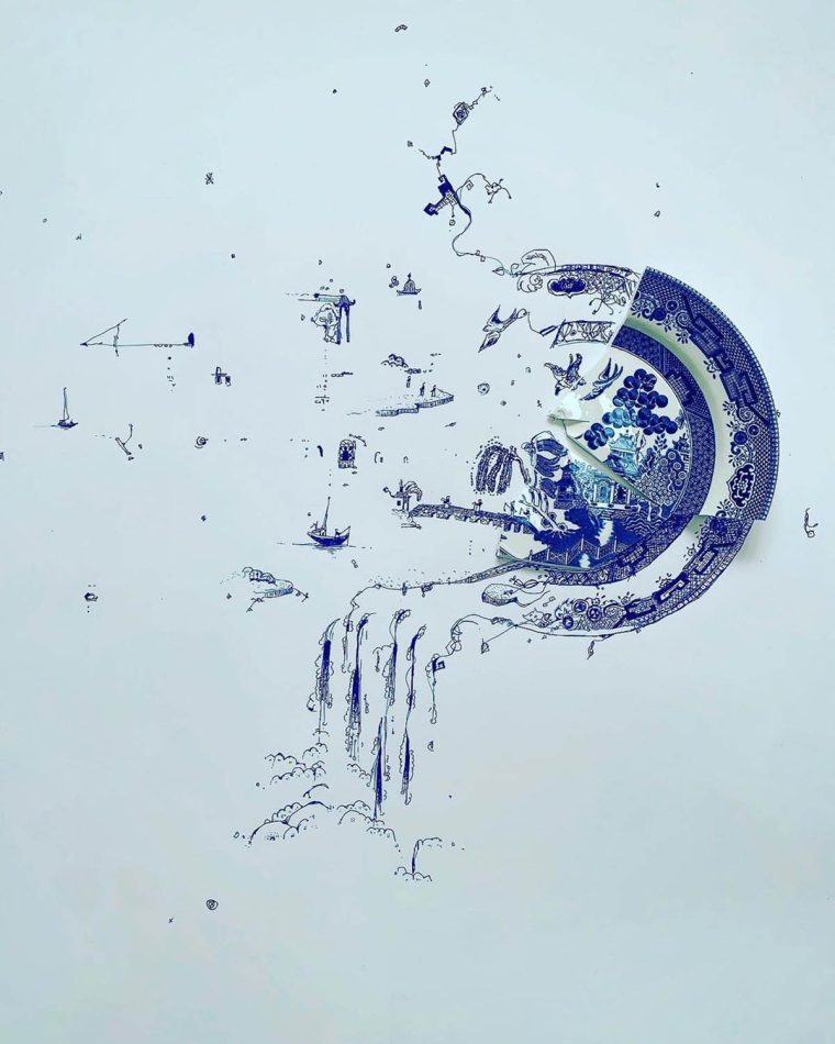 Cet artiste prolonge les illustrations des assiettes céramiques cassées