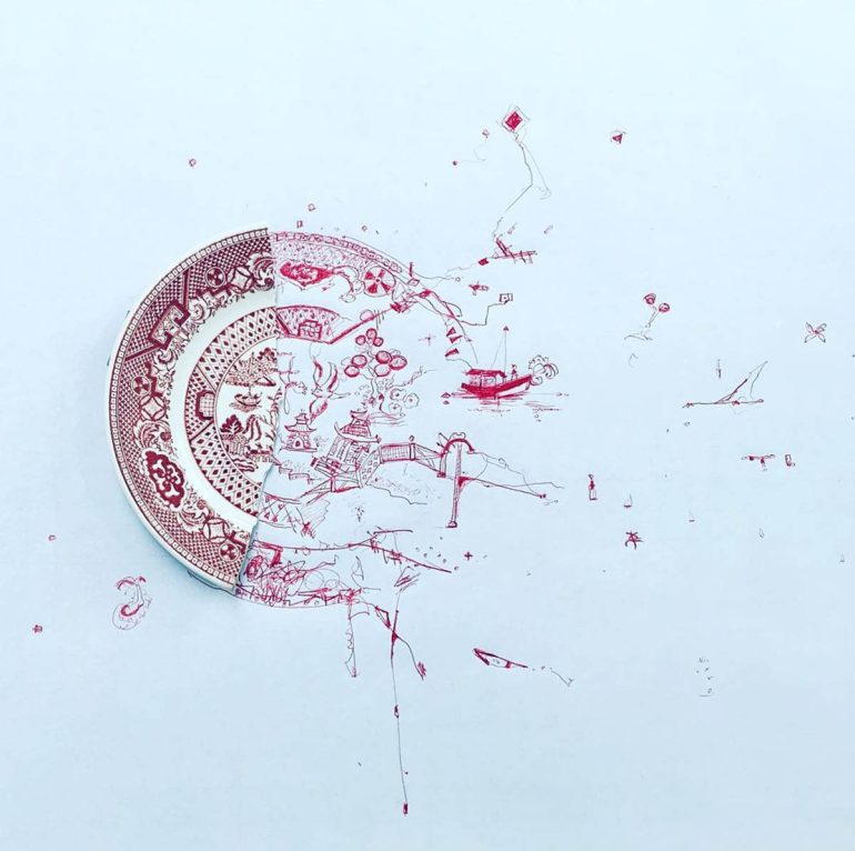 Cet artiste prolonge les illustrations des assiettes céramiques cassées