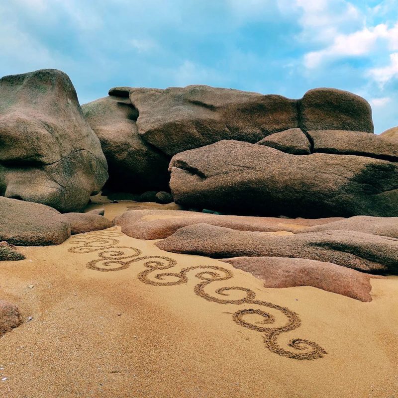 Les magnifiques (et immenses) dessins sur sable de l'artiste français Jben